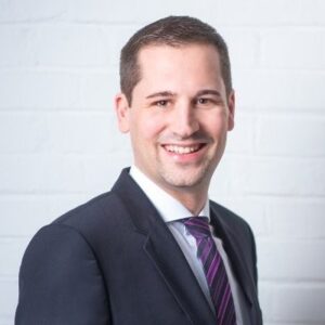 Tied agent solution vs. own licence: Which is right for your investment ...